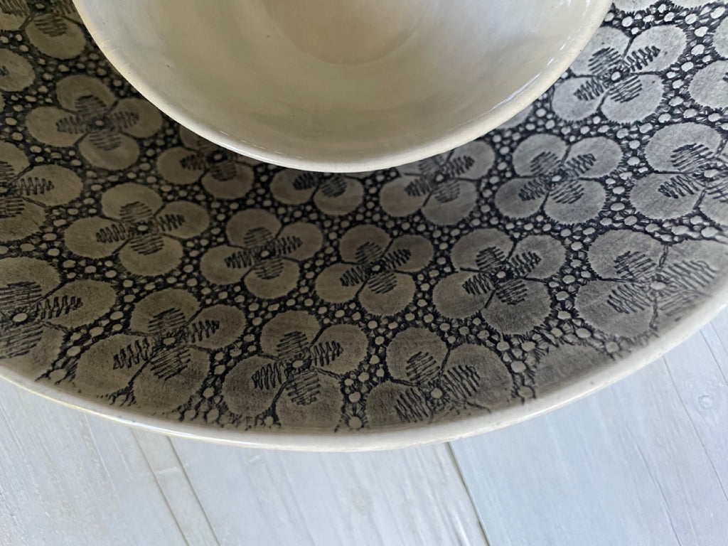 Wonki Ware Large Pebble Salad Bowl - Charcoal – Wonki Ware UK