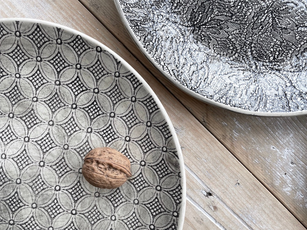 Wonki Ware Dinner Plates 28cm - Patterned Charcoal - Set of 4 – Wonki ...