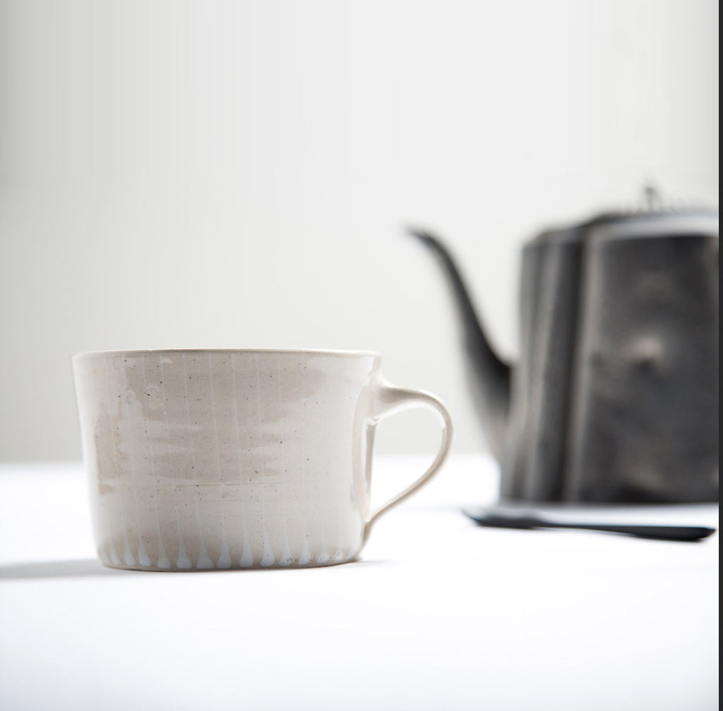 Wonki Ware Squat Mug Vertical Lined - White – Wonki Ware UK